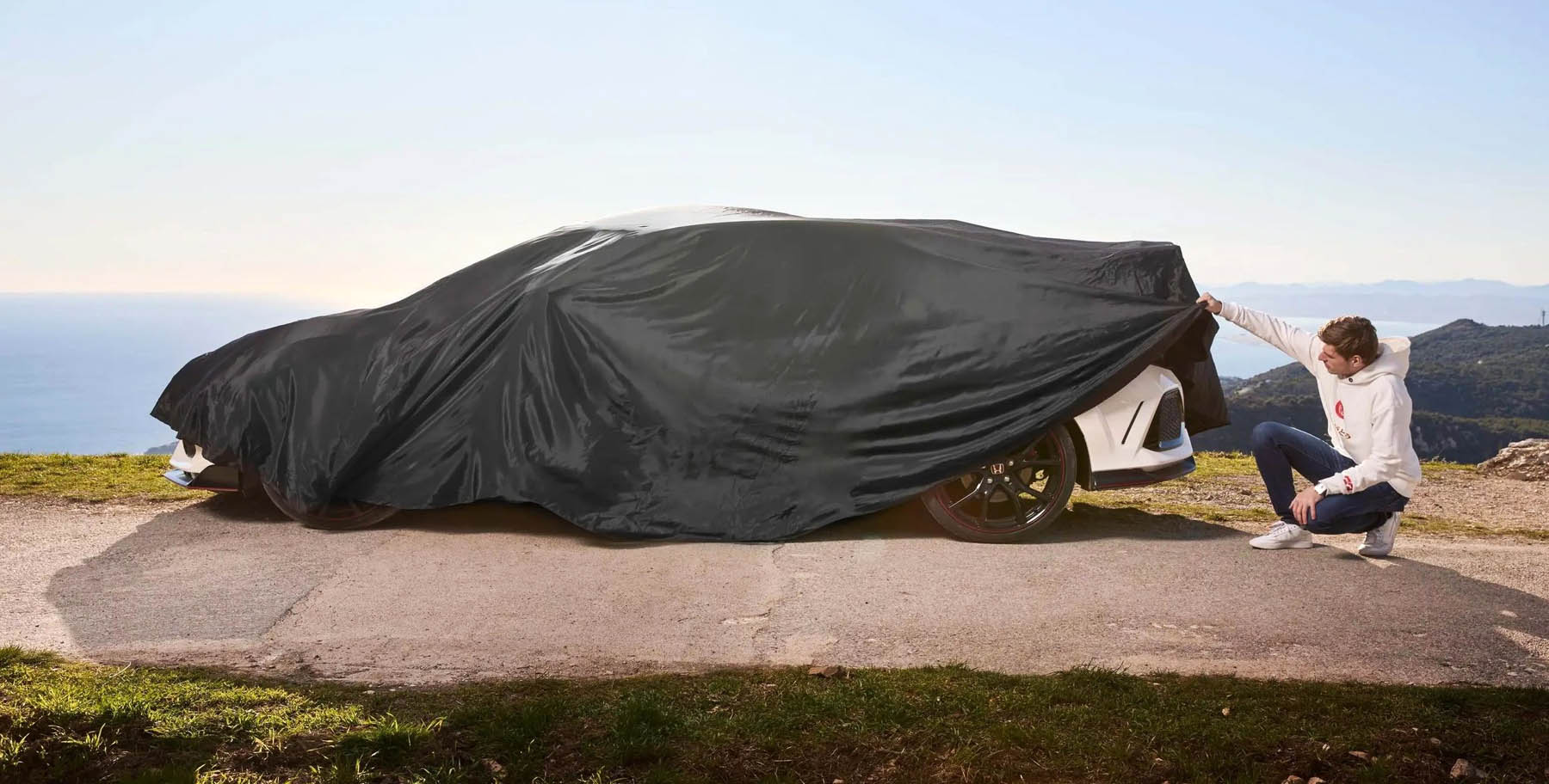 Ο Max Verstappen πουλάει το προσωπικό του Honda Civic Type R [video ...