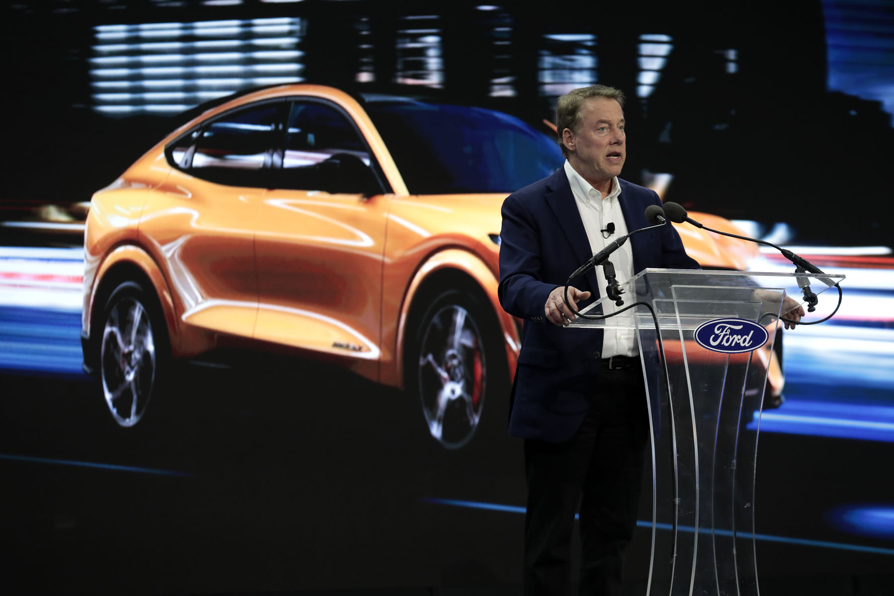 Bill Ford: Η μετάβαση στα ηλεκτρικά αυτοκίνητα πρέπει να γίνει δίχως ...