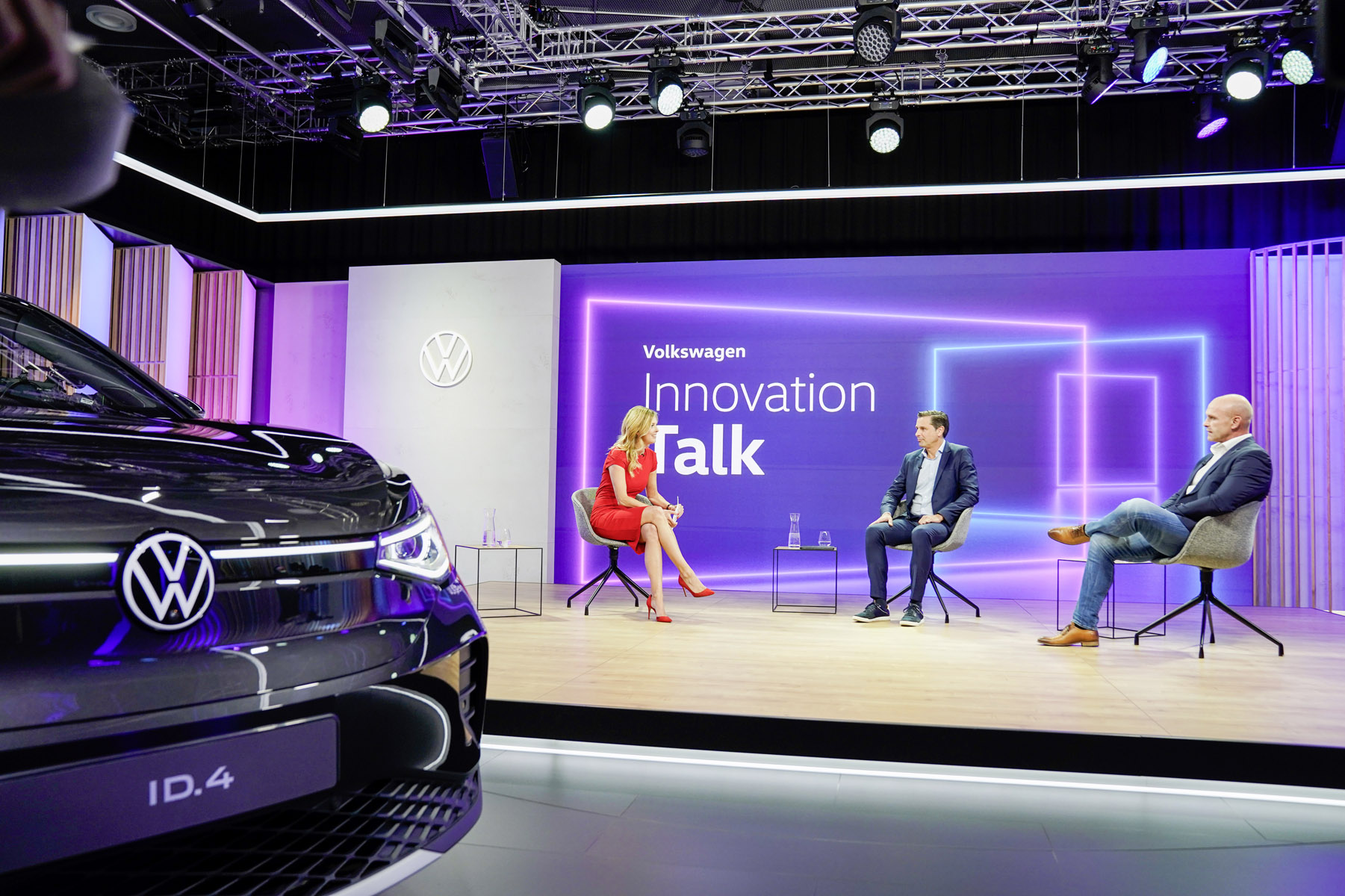 Τρίζουν οι «καρέκλες» ευρωπαϊκών στελεχών επειδή τα ηλεκτρικά δεν «τραβάνε» όσο θα έπρεπε ...