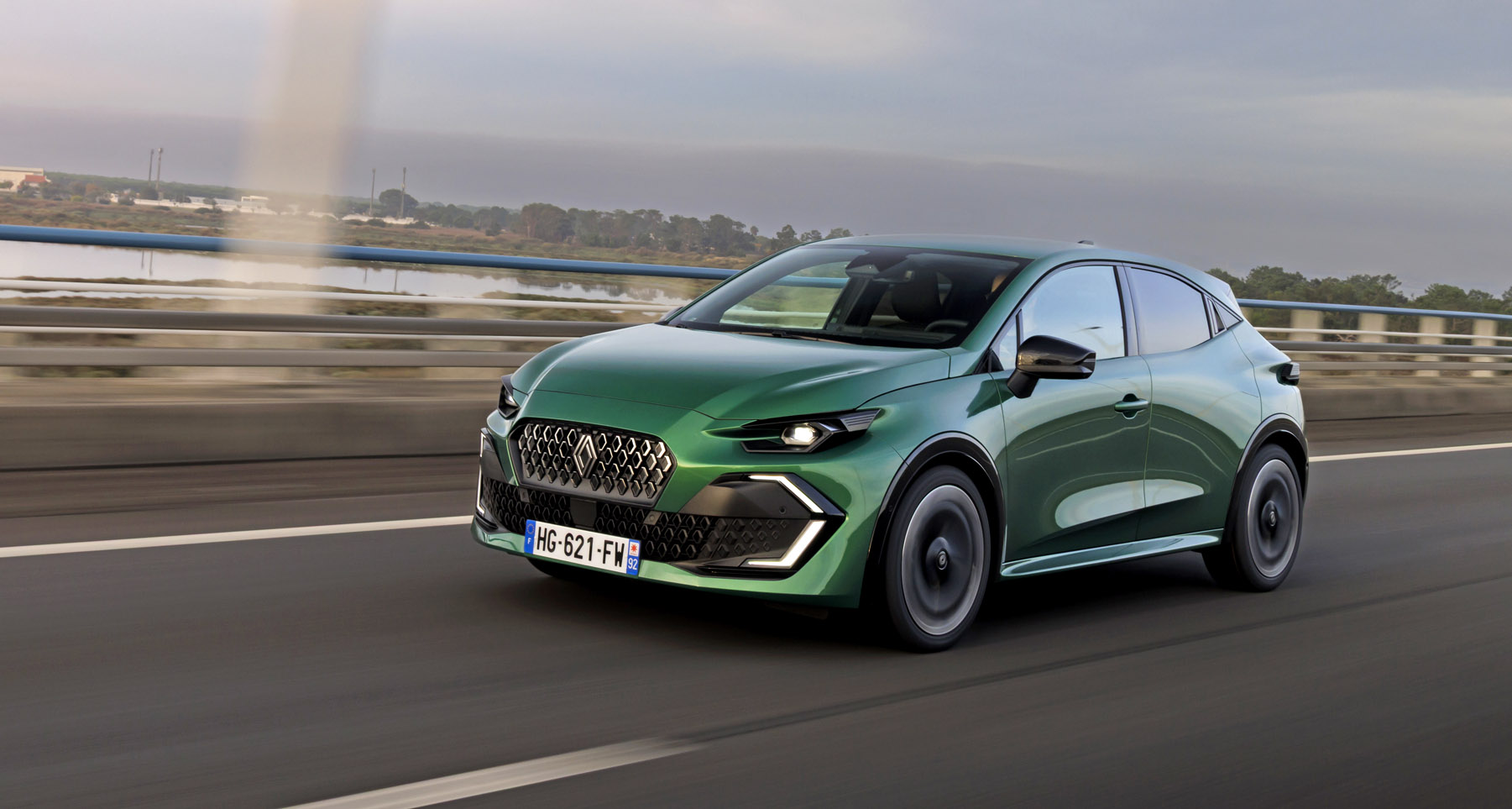 Renault Clio RS: Επιστροφή του hot hatch με υβριδική ισχύ και χαμηλές εκπομπές CO2 - caroto.gr